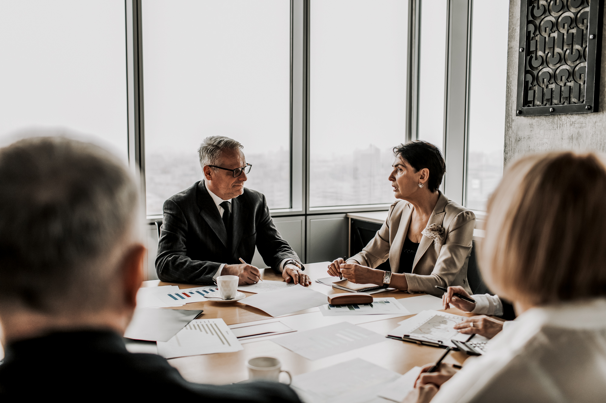 5 Reasons to Work With a Business Broker - Helix Mergers & Acquisitions ...